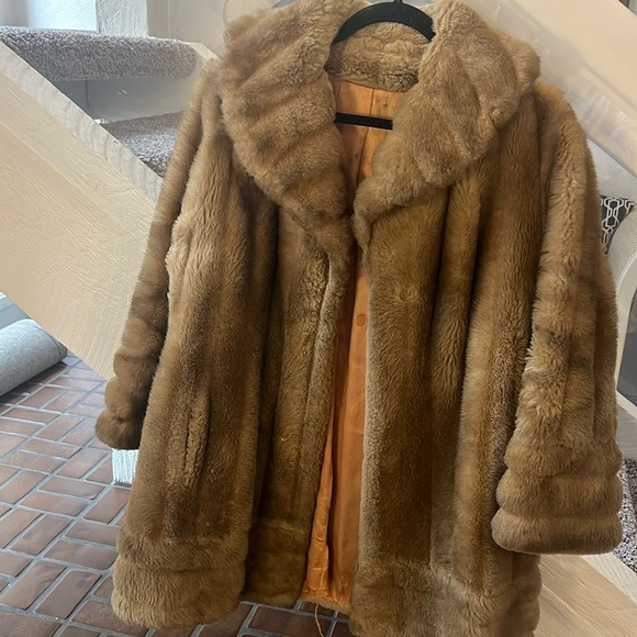 Mar Del by Rice | Jackets & Coats | Mob Boss Wife Faux Fur 44 Inch Bust ...